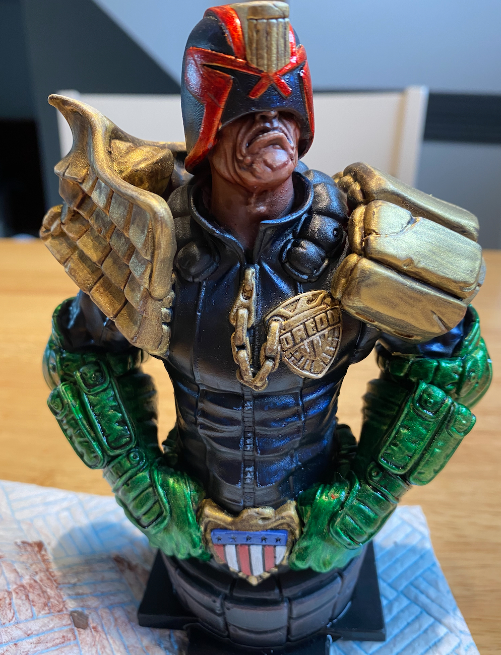 3D Printable Judge Dredd bust (fan art) by Eastman