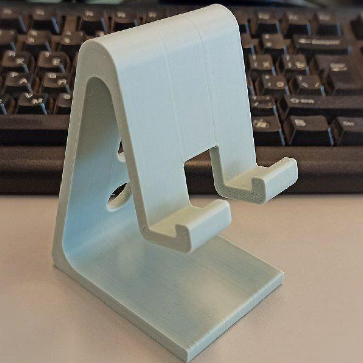 3D Printable Phone stand by Nikita