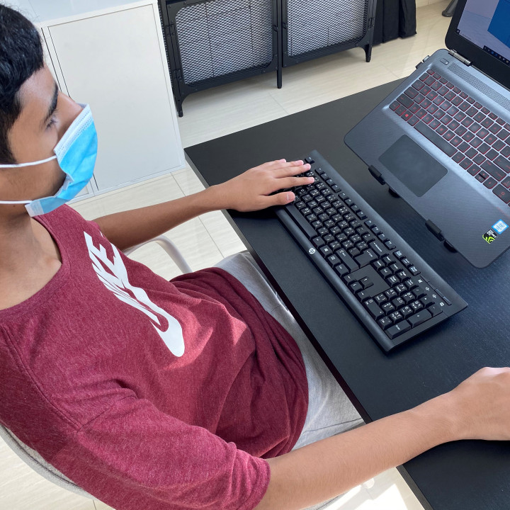 3D Printable Laptop Riser Stand by Almas Robotics