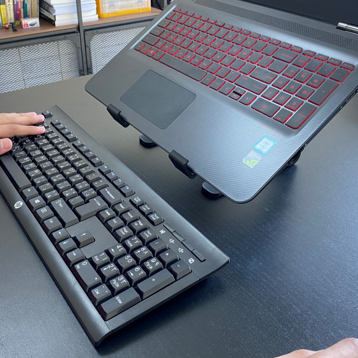 3D Printable Laptop Riser Stand by Almas Robotics