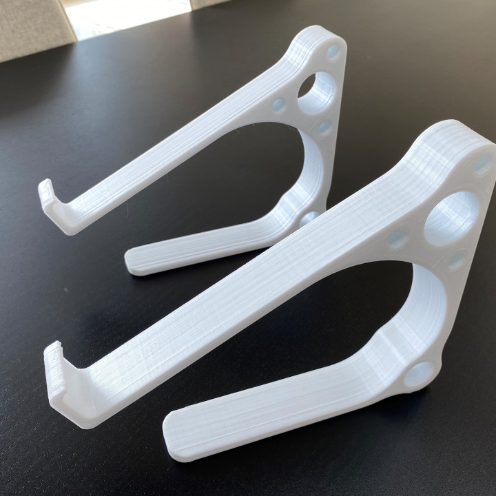 3D Printable Laptop Riser Stand by Almas Robotics