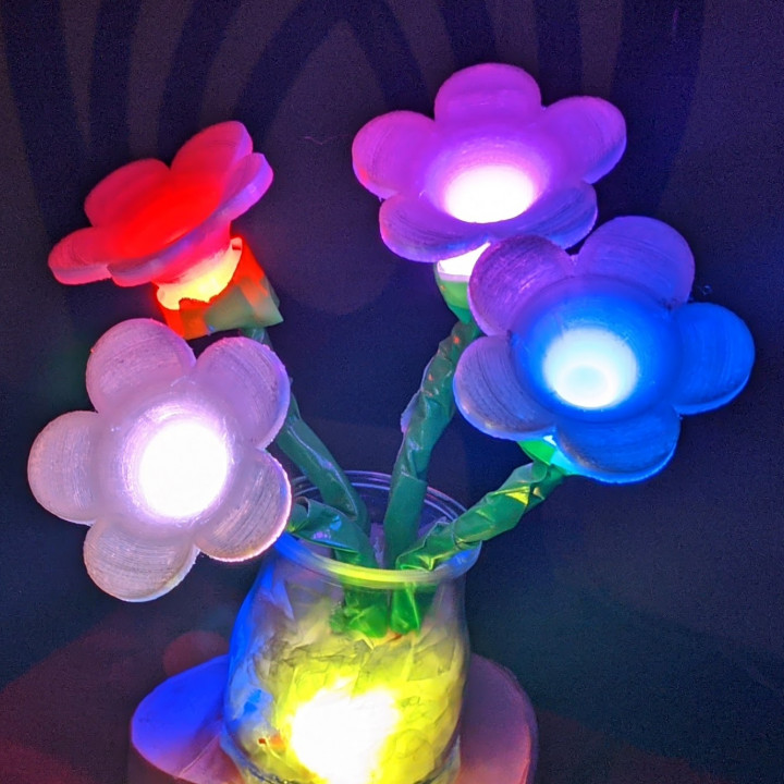 3D Printable Flower led lamp by Victor Bogado da Silva Lins