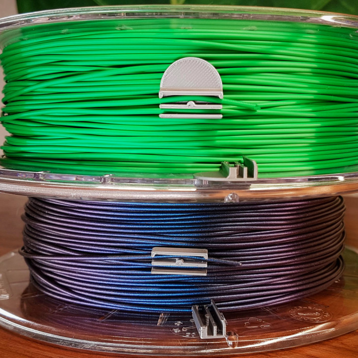 3D Printable Best Filament Clip in this Universe by Extrutim