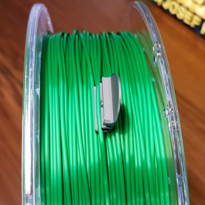 3D Printable Best Filament Clip in this Universe by Extrutim