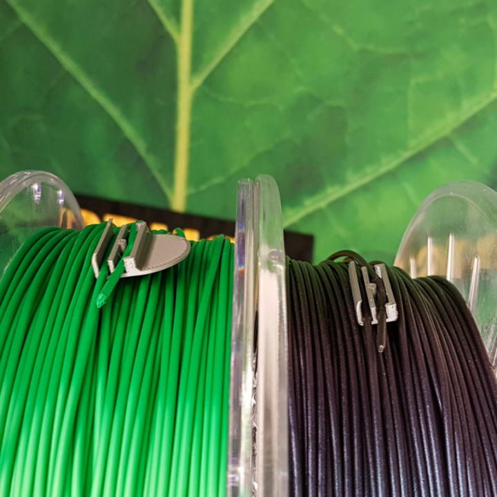 3D Printable Best Filament Clip in this Universe by Extrutim