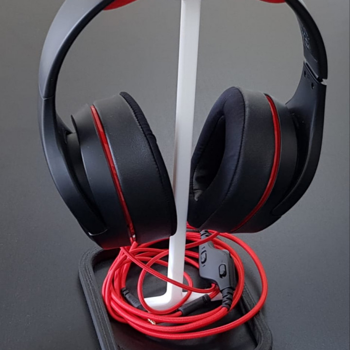 3D Printable Headset stand by Almas Robotics