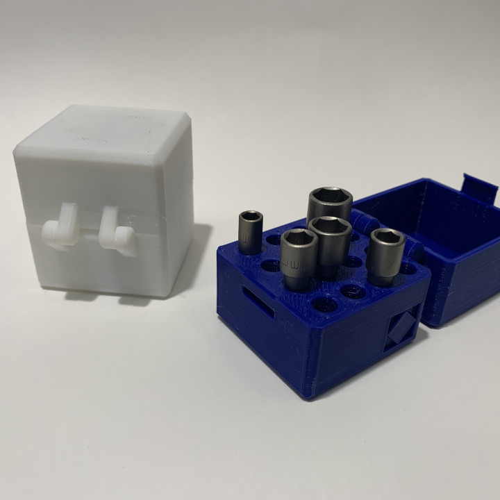 3D Printable Screwdriver bit Box Print in Place by Luis Carreño