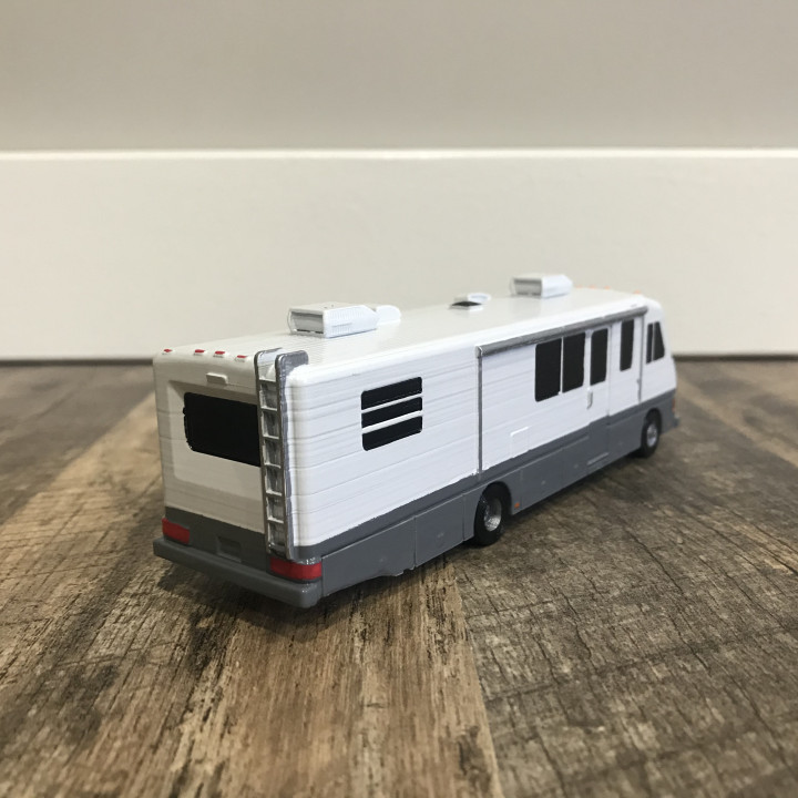 3D Printable 90s Pace Arrow Motorhome 1/64 Scale by Build It Better