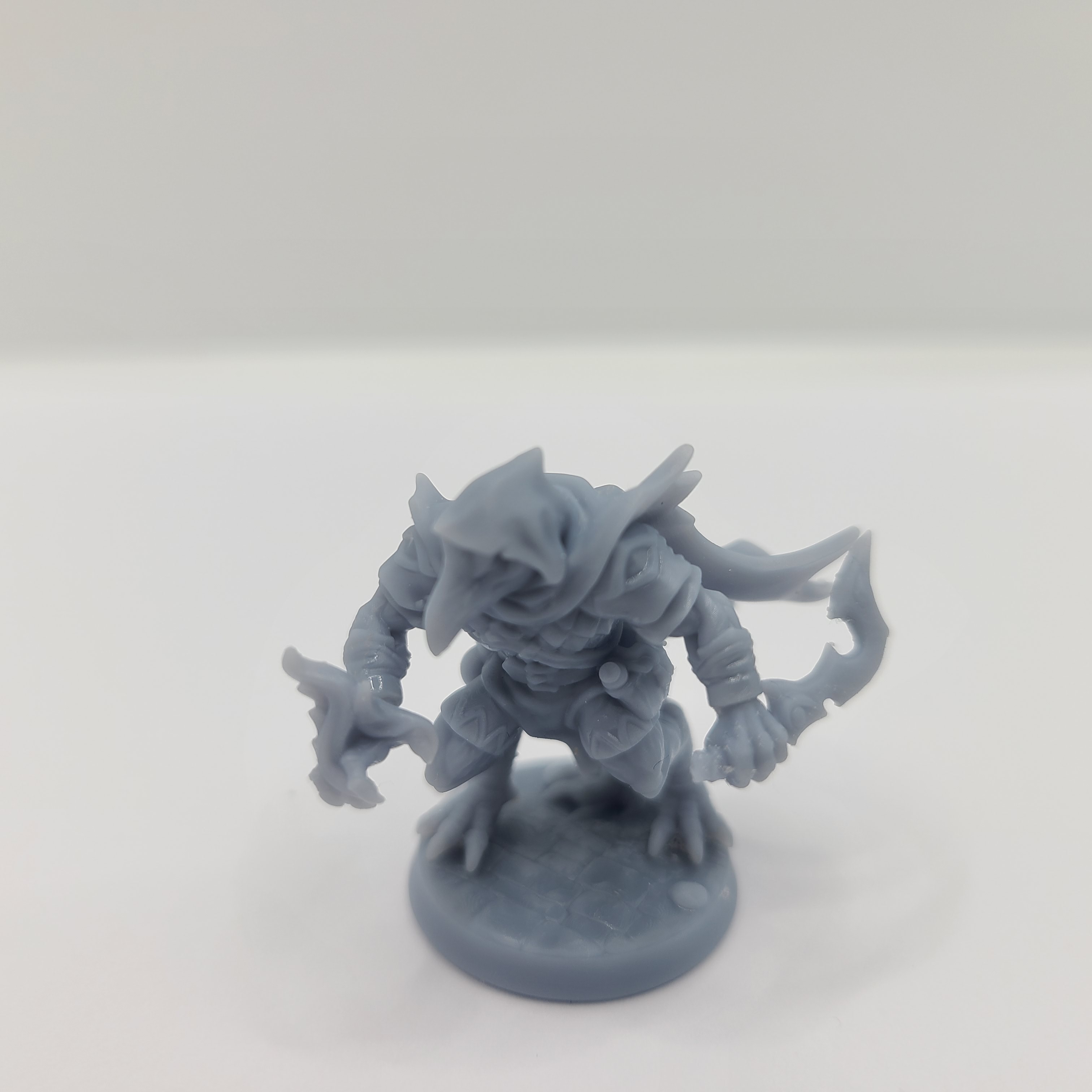 3D Printable Eye-Cult Gryphkin (Presupported) by Artisan Guild