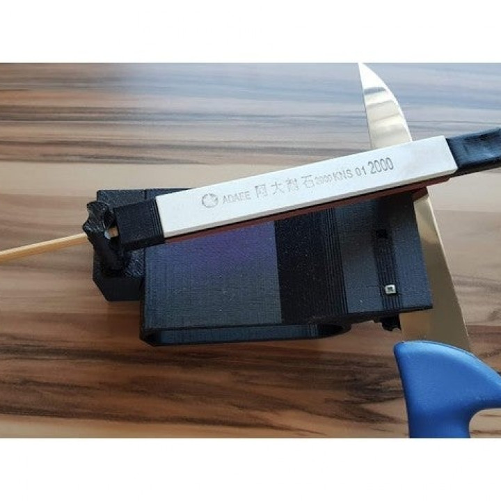 3D Printable Knife sharpener by Ovunc Mete
