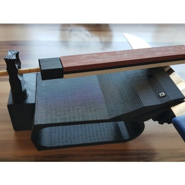 3D Printable Knife sharpener by Ovunc Mete