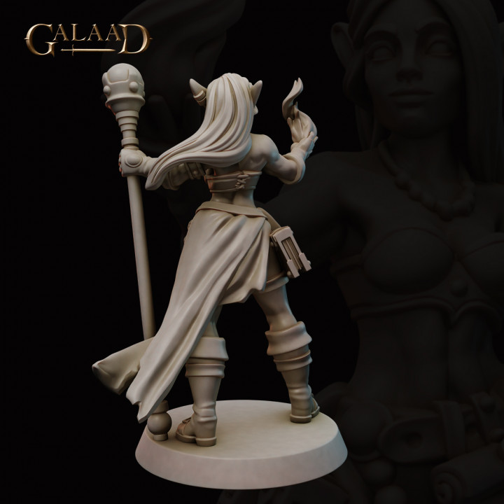 3D Printable Female Wizard by Galaad Miniatures