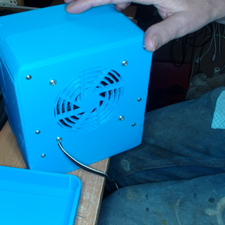 3D Printable Humidity Removal Unit by Billy Tail