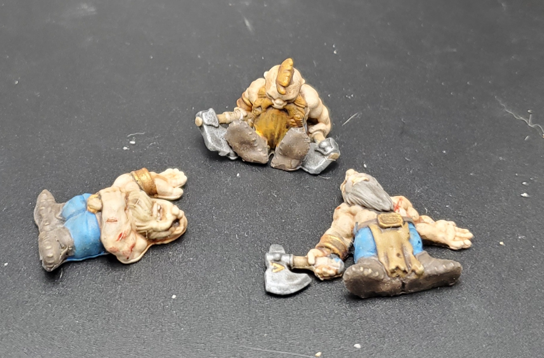 3D Printable Dead Dwarves (pre supported) by Duncan Shadow