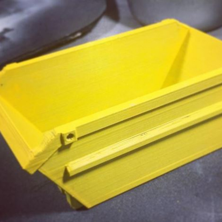 3D Printable Mini Skip by Adam Barnsley