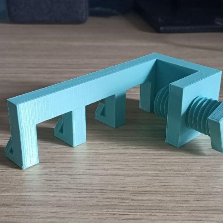 3D Printable Simple Mask Holder by Jade