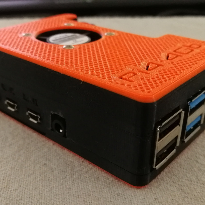 3D Printable Raspberry Pi 4 case with fan mount by iani_ancilla