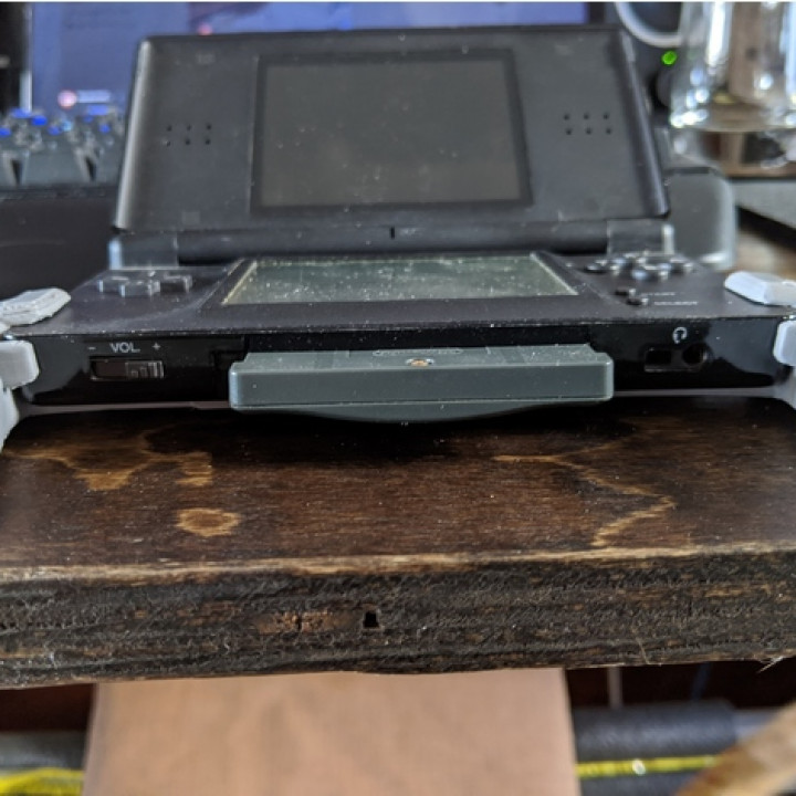 3D Printable DS Lite Grip by Tim Dakin