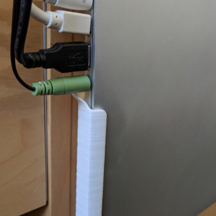 3D Printable Macbook Pro Wall Mount Rails by tiz.io