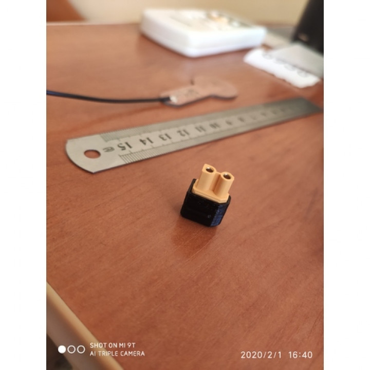 3D Printable XT30 holder for easy removal by Valentin Stanev
