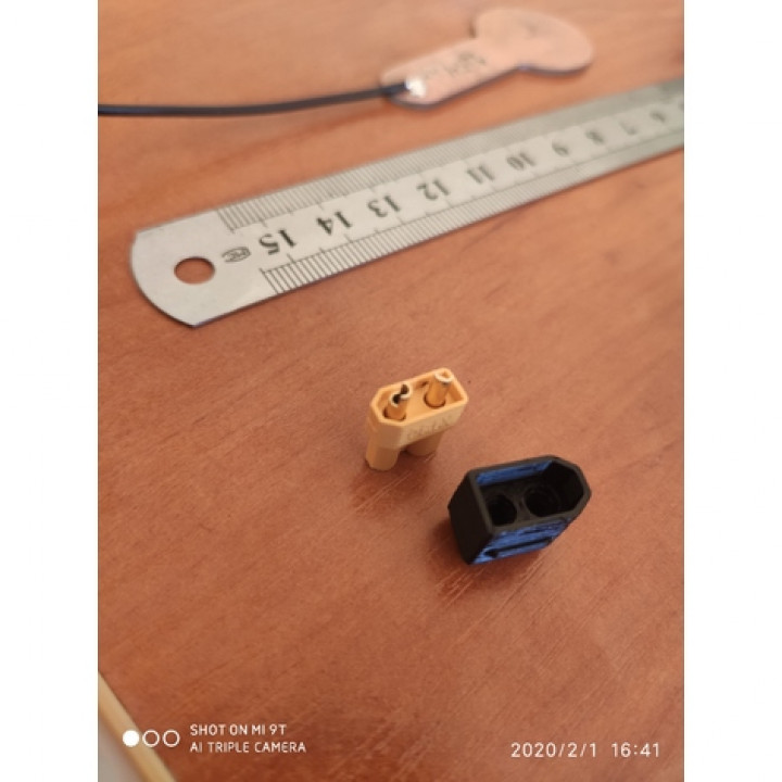 3D Printable XT30 holder for easy removal by Valentin Stanev