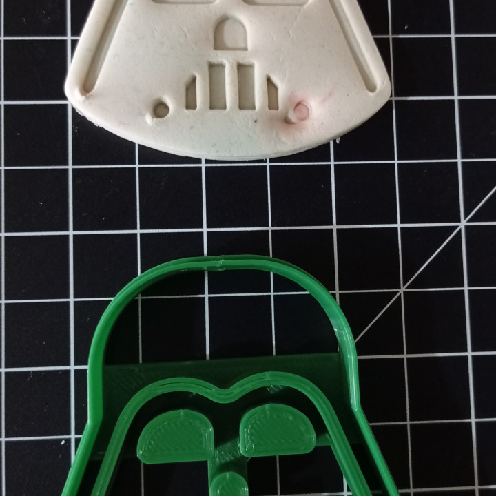3D Printable Vader Head Cookie Cutter by Cesar lua
