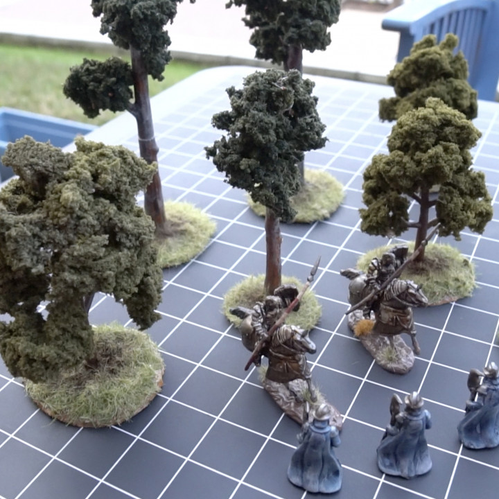 3D Printable Magnetic Tabletop Trees by Simon