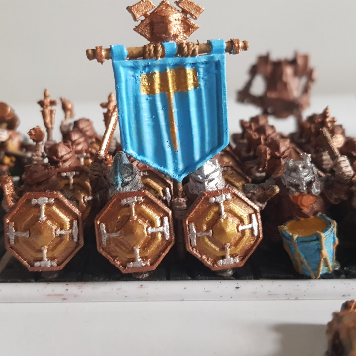 3D Printable dwarf shield by lorenzo van robaeys