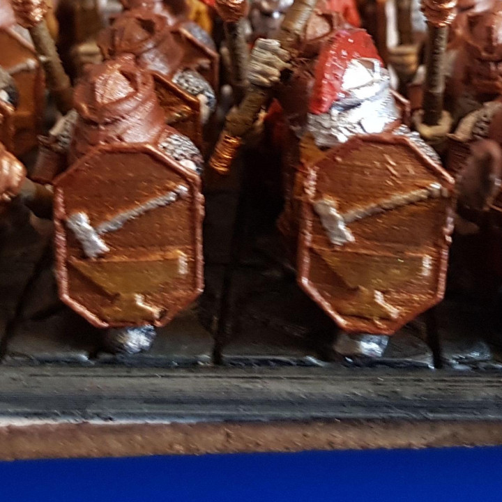 3D Printable dwarf shield by lorenzo van robaeys