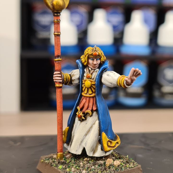 3D Print of Elven Mage Miniature (28mm, modular) by twaerstad