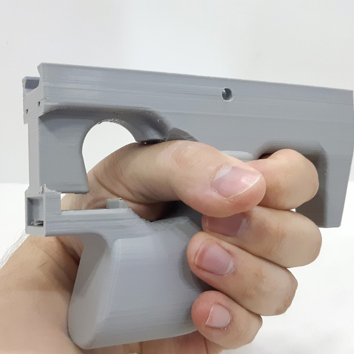 3D Printable P90 Style Ultralight Foregrip For Picatinny by Mike S