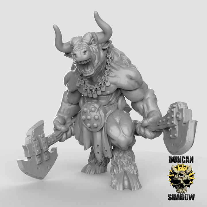 3D Printable Minotaur with hand weapons (pre supported) by Duncan Shadow