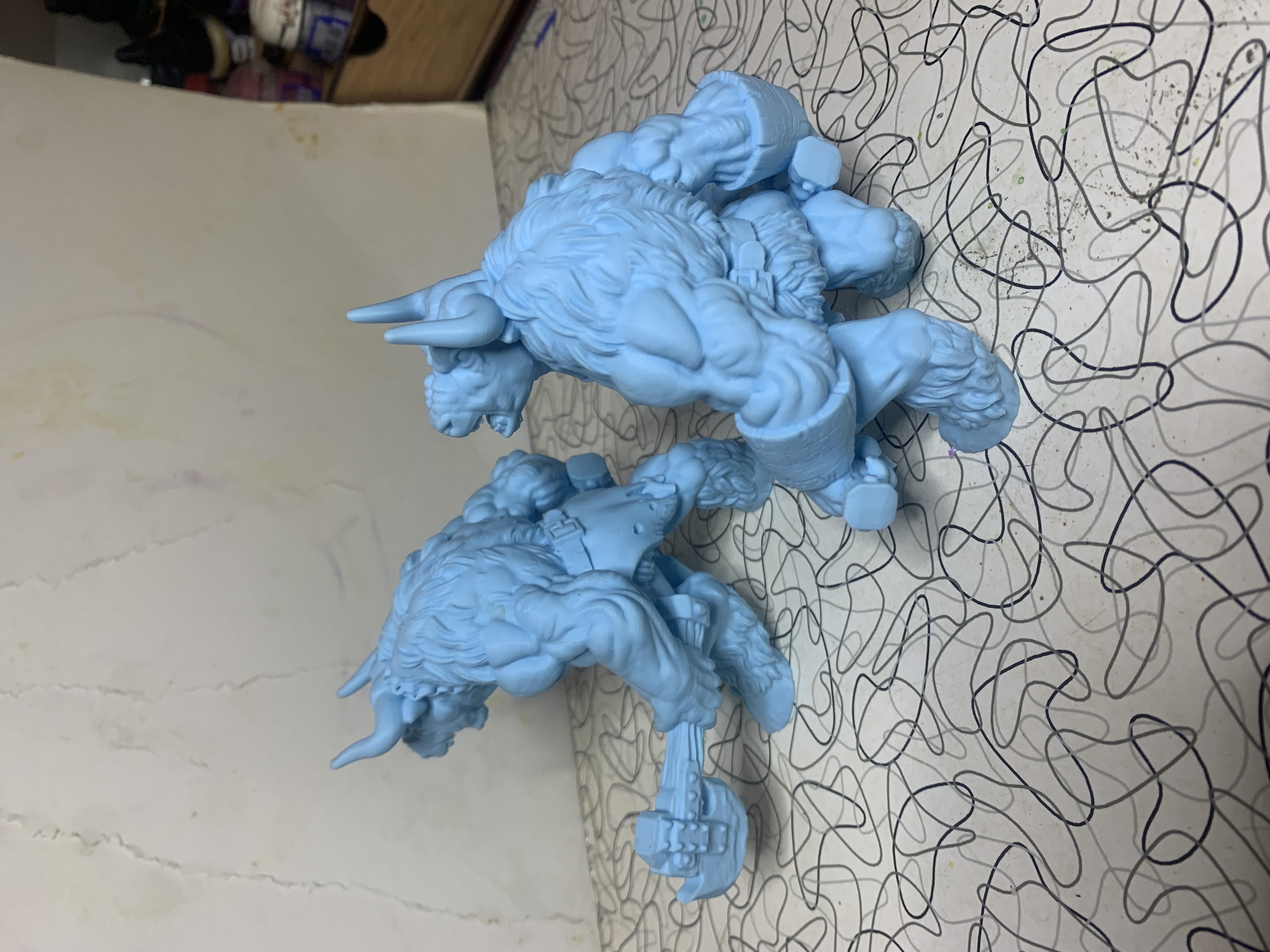 3D Printable Minotaur with hand weapons (pre supported) by Duncan Shadow