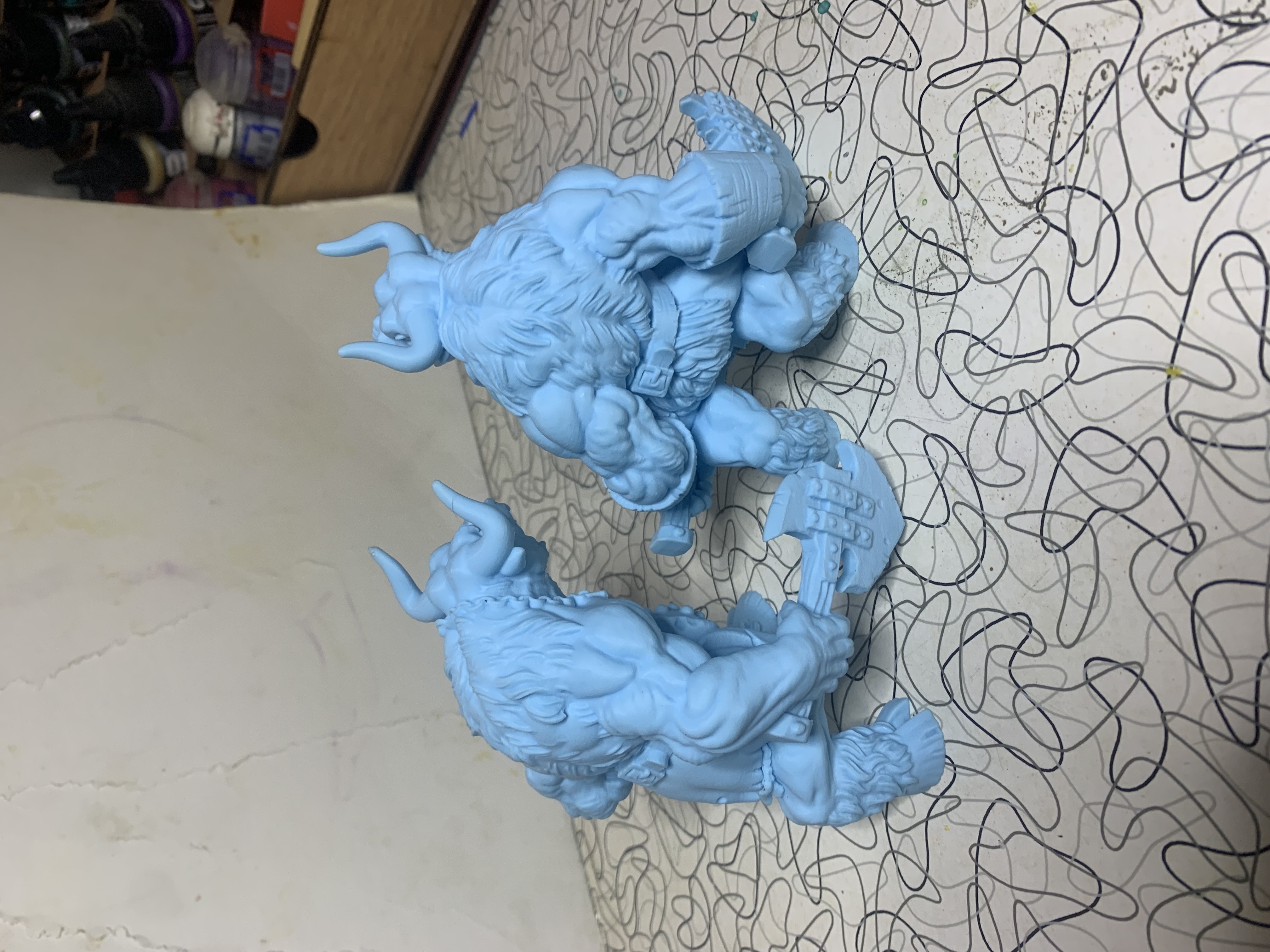 3D Printable Minotaur with hand weapons (pre supported) by Duncan Shadow
