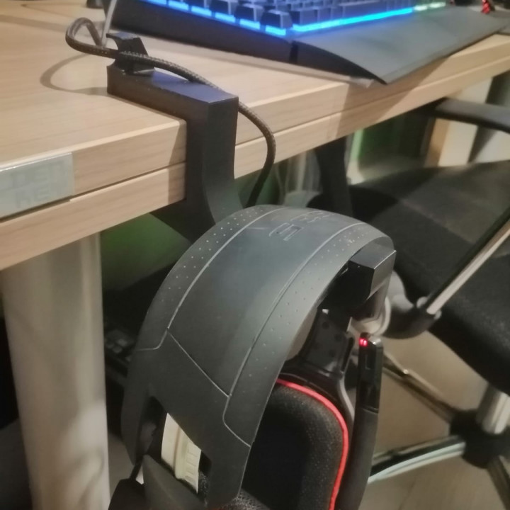 3D Printable Headphone Holder For Table by Eren Özata