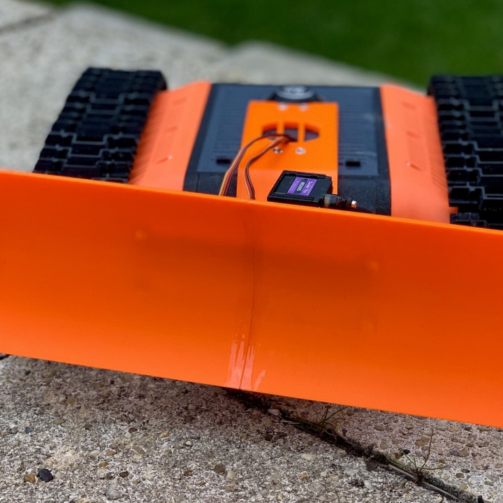 3D Printable Snow Plow for the FPV Rover by Markus Purtz