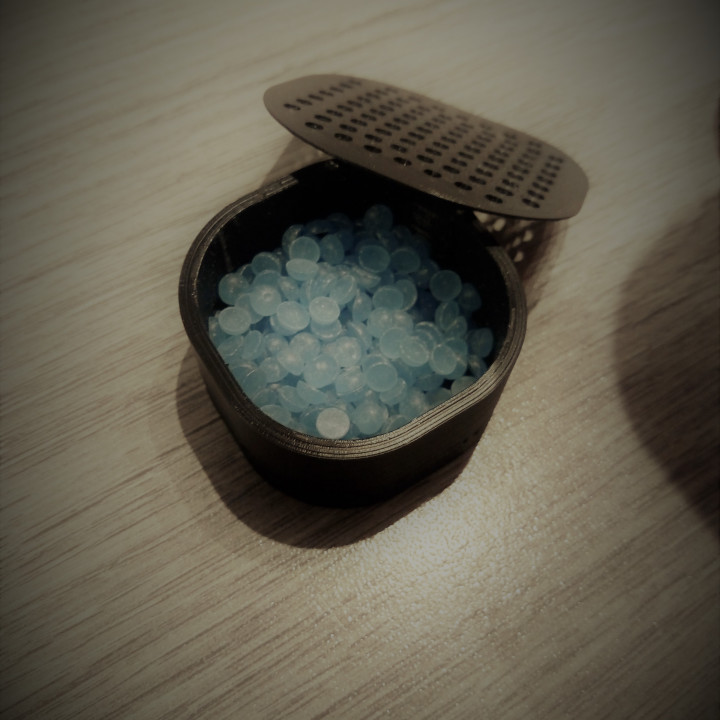 3D Printable Mr&Mrs George reusable scent capsule by Sven Pedersen