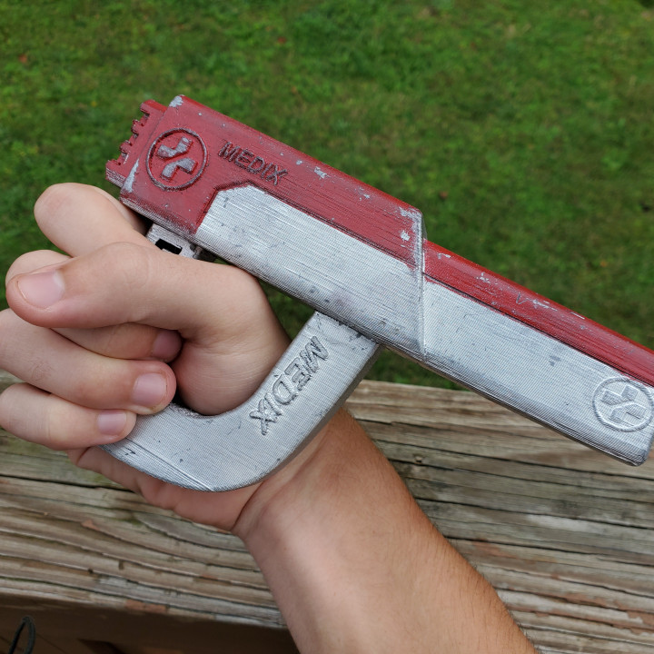 3D Printable Apex Legends Syringe by T-E-C