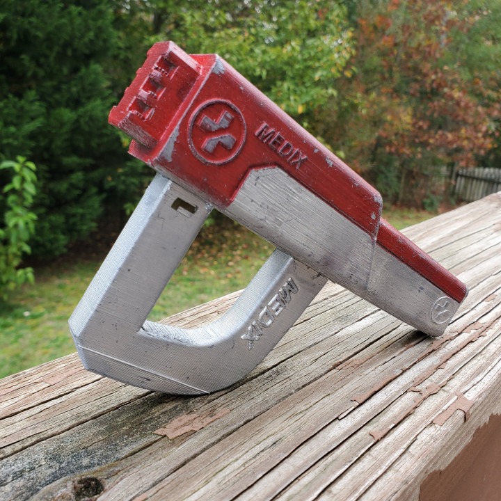 3D Printable Apex Legends Syringe by T-E-C