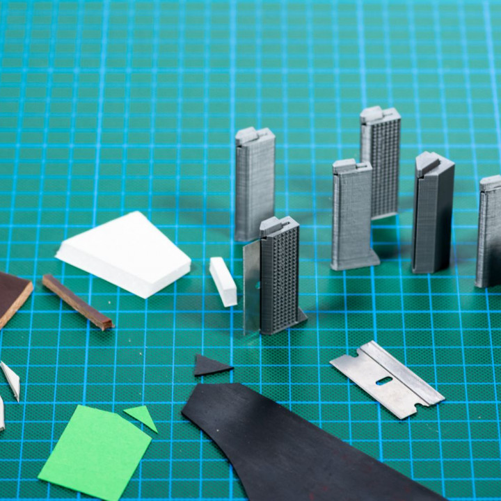 3D Printable Single Edge Safety Razor Blade Holder by Kristian Reinhart