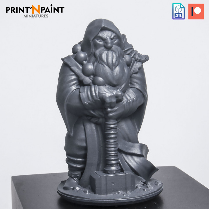 3D Printable Dwarf priest, Ulrich Brightdawn by Leonardo Escovar