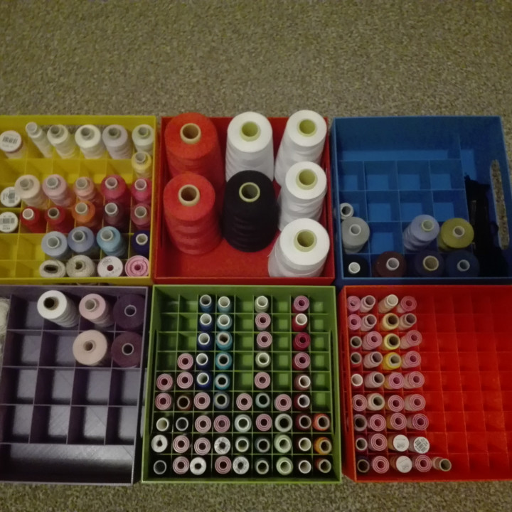 3D Printable Thread boxes by Laci Legath