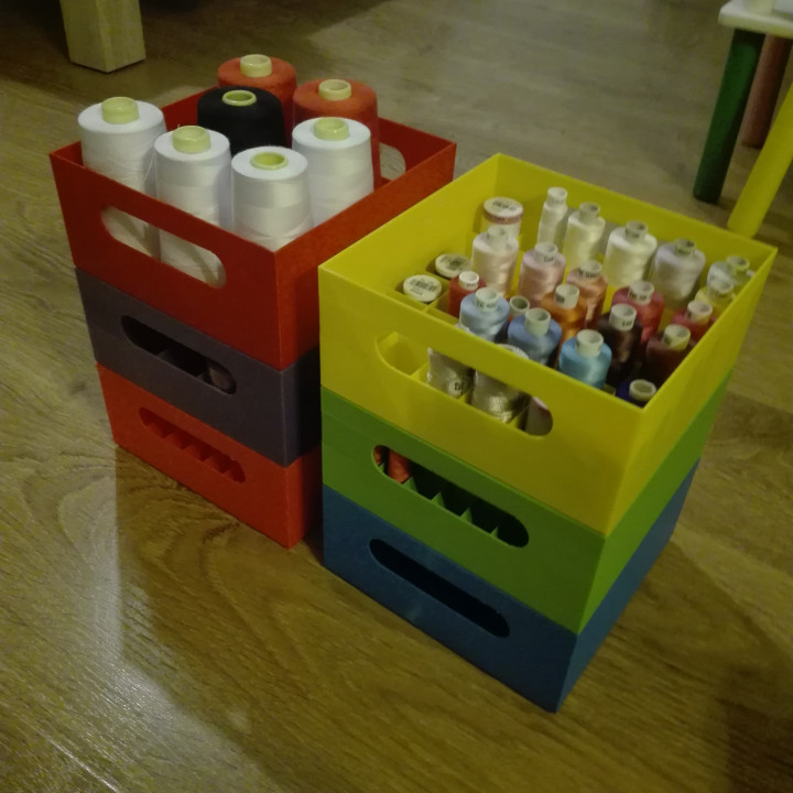 3D Printable Thread boxes by Laci Legath