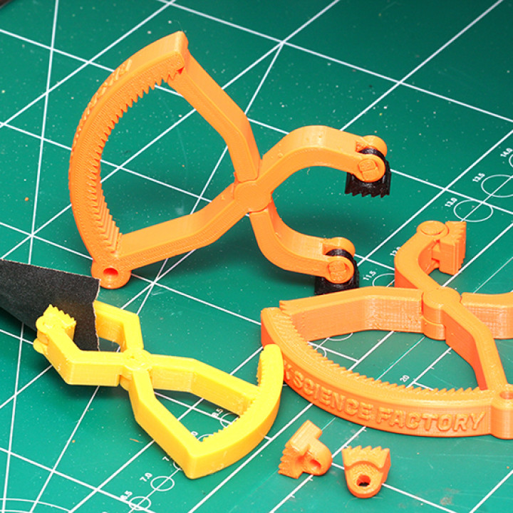 3D Printable clamp remixed by Ricardo Kawada