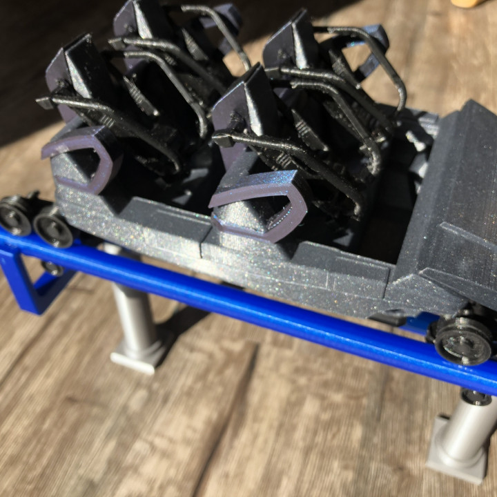 3D Printable classic roller coaster train by Tim