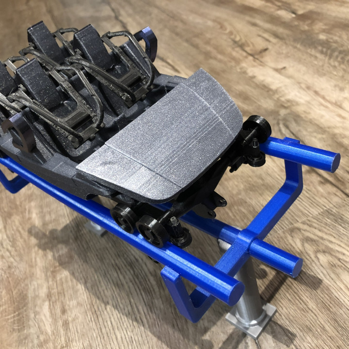 3D Printable classic roller coaster train by Tim