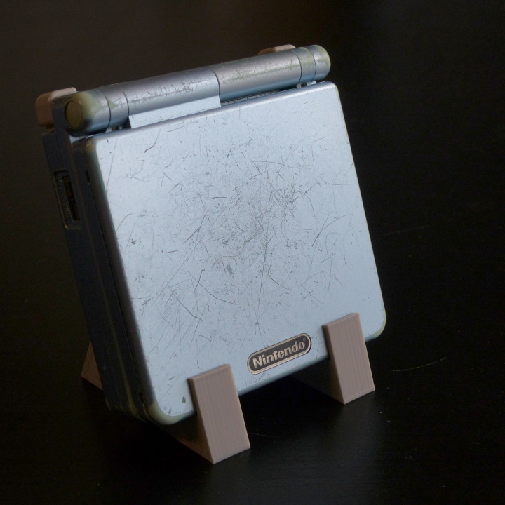3D Printable Game Boy Advance SP Display Stand by Andre