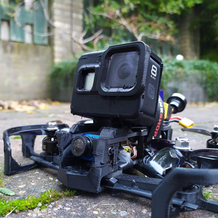 3D Printable Ethix Cinerat GoPro Hero 8 case 15 degrees by Enzo Evers