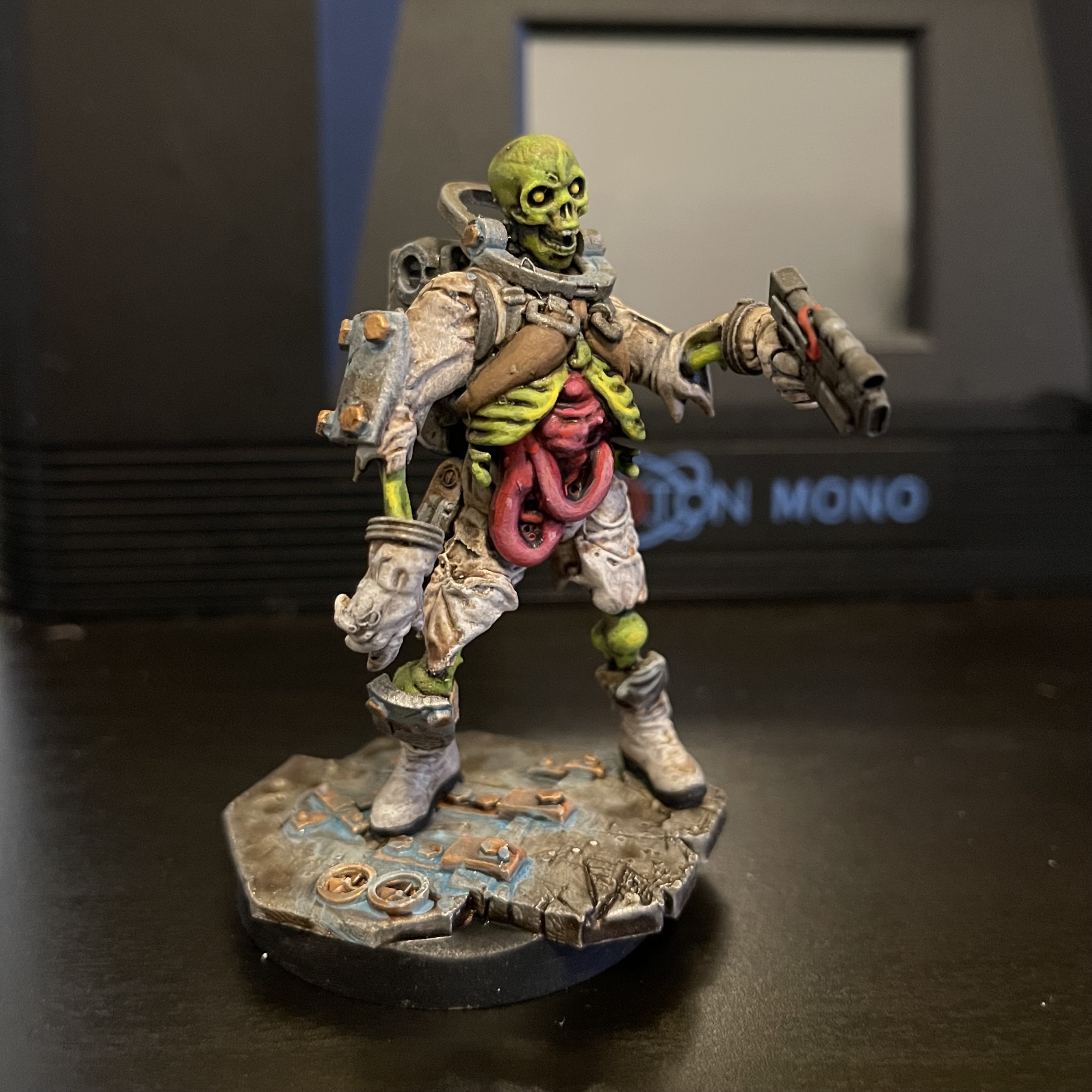 3D Printable SPACE ZOMBIE 01 by pascal blanche