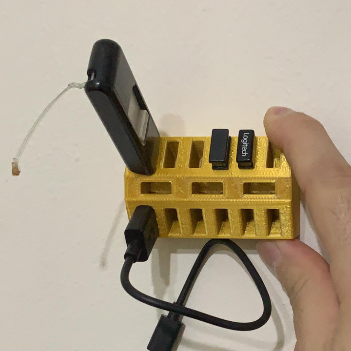 3D Printable USB Dongelier by Said